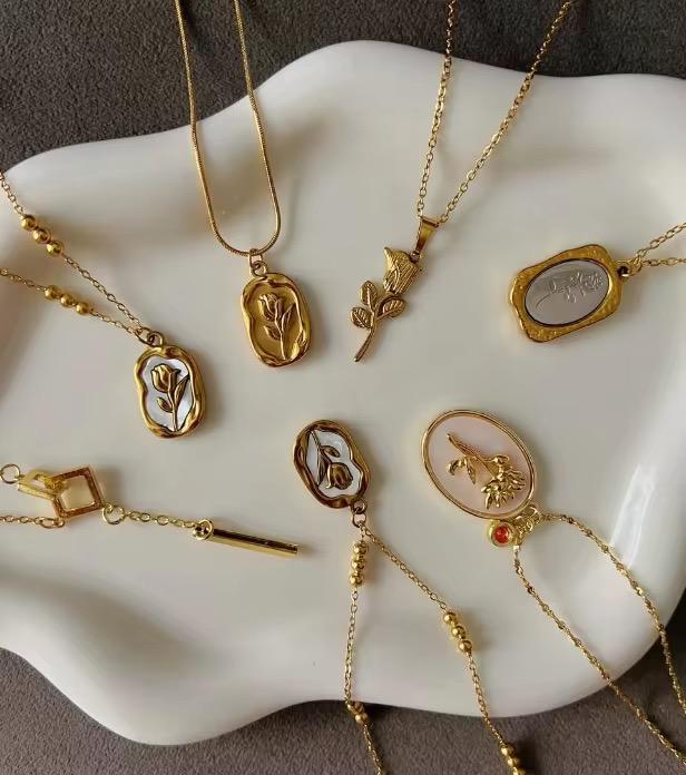 Women Necklaces – Rizz Accessories